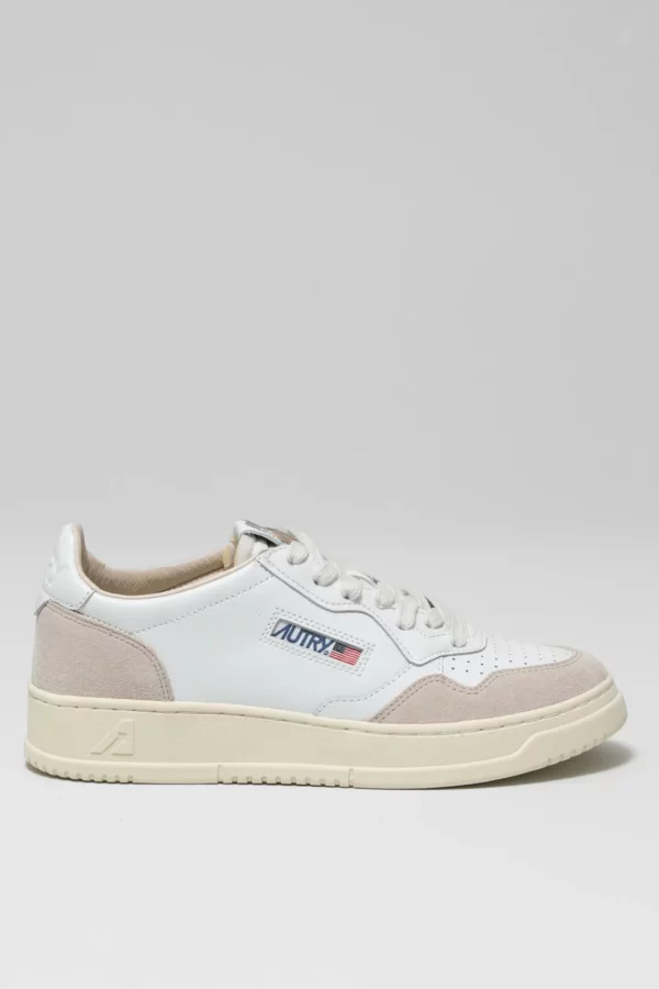 AUTRY SNEAKERS WOMAN MEDALIST - לבן בז' - Alma - Inspired by love